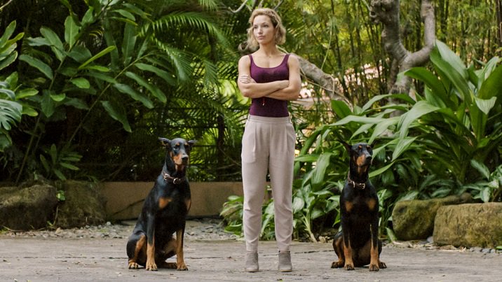 Magnum-PI-Perdita-Weeks-dogs.jpg | Mikey's Board